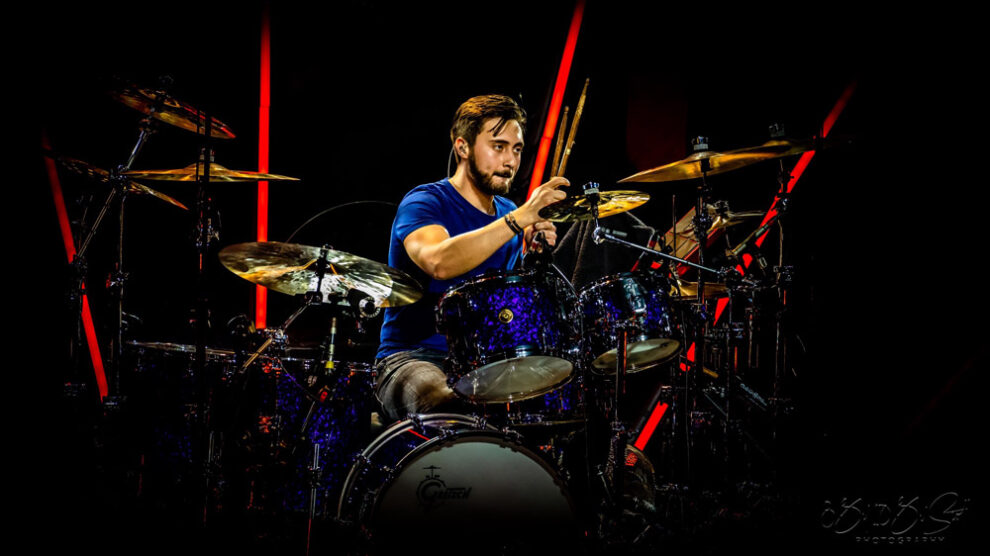 Mike + The Mechanics Tour 2025: Nic Collins plays drums again - Genesis ...